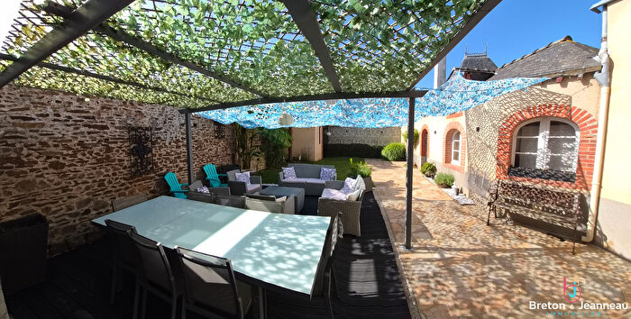 Maison 7 pièces à Meslay-du-Maine, à vendre