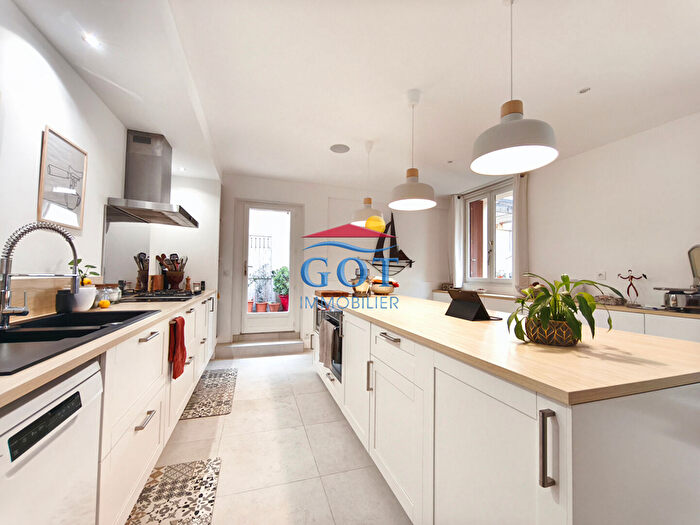 Maison à vendre - Saint-Laurent-de-la-Salanque - 6 pièces - 4 chambres