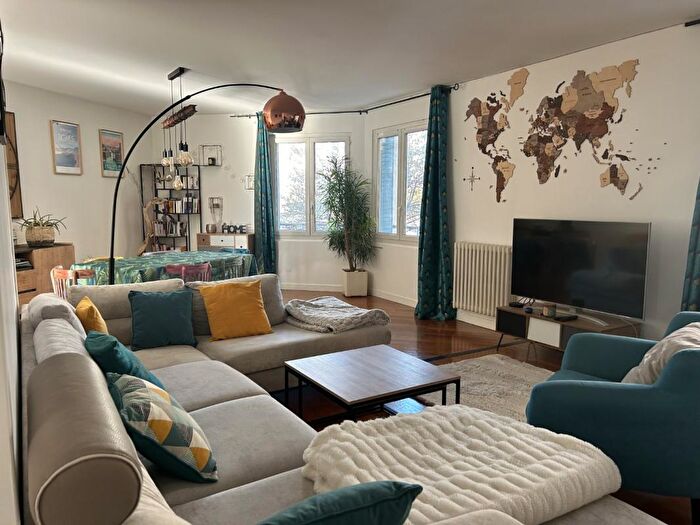 Grenoble, Bajatière : Appartement 4 pièces à louer