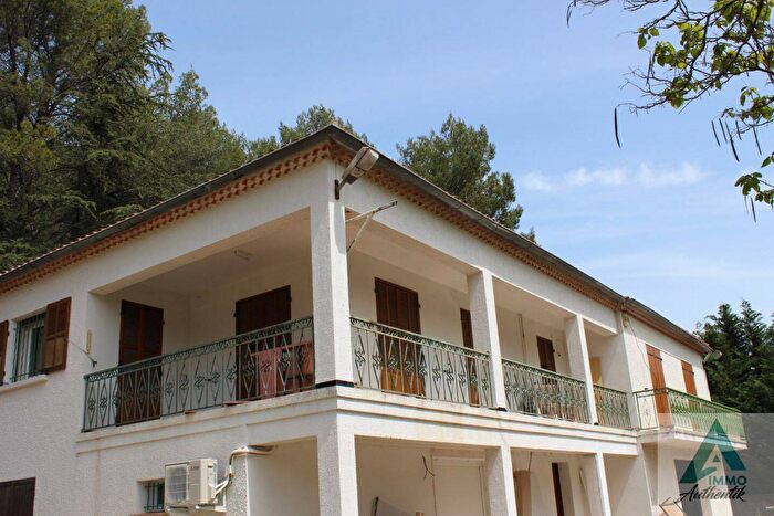 Appartement à louer - La Bouilladisse - 5 pièces - 3 chambres