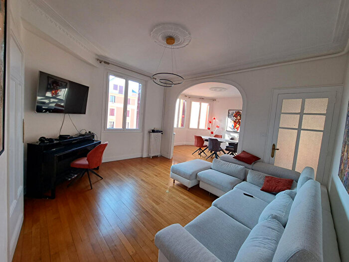 Appartement à vendre - Chambéry, Centre-ville - 5 pièces - 3 chambres