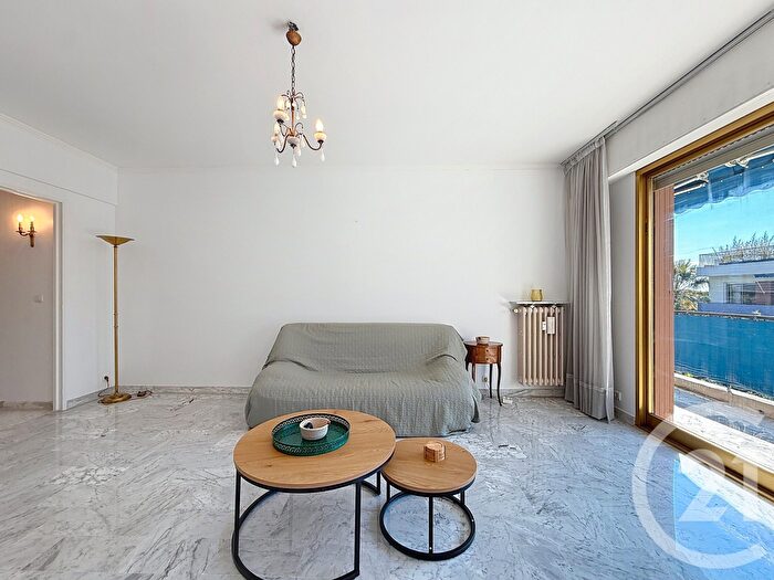 Appartement à louer - Cannes, Petit Juas - 3 pièces - 2 chambres