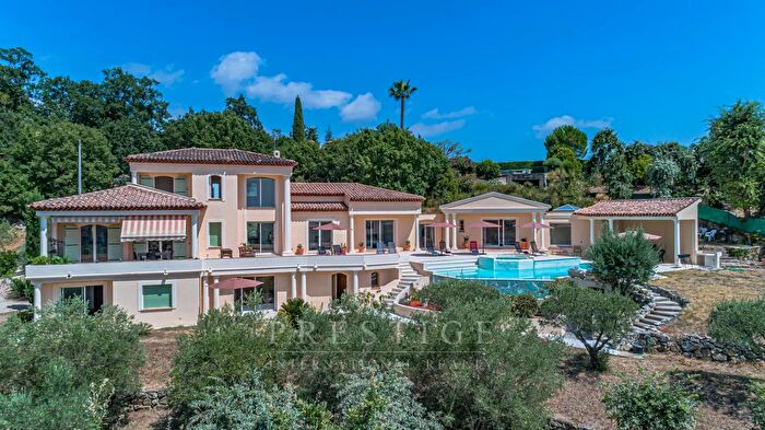 Châteauneuf-Grasse - Maison 7 pièces à vendre