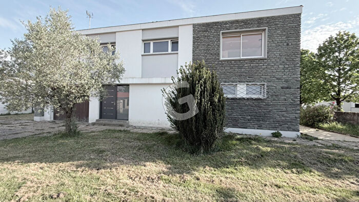 Nieul-le-Dolent : Maison 5 pièces à vendre