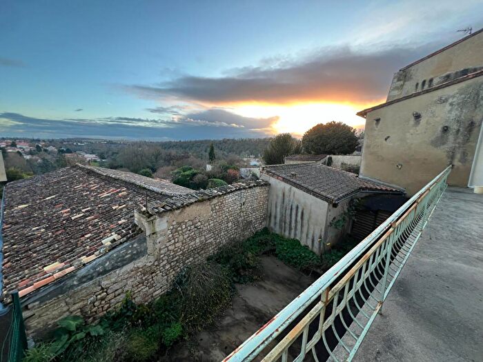 Maison à vendre - Saint-Maixent-lécole - 5 pièces - 4 chambres