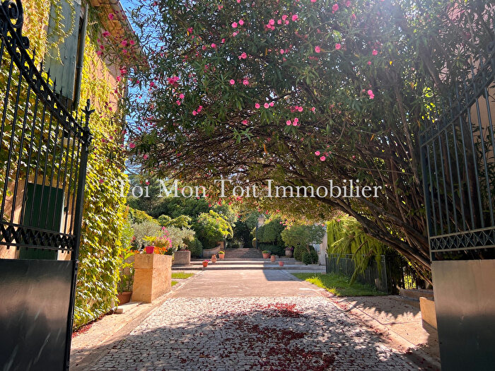 Maison à vendre - Saint-Côme-et-Maruéjols - 7 pièces - 5 chambres