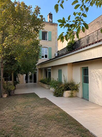 Sainte-Livrade-sur-Lot : Maison 8 pièces à vendre