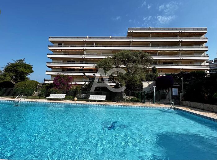 Appartement à vendre - Antibes - 3 pièces - 2 chambres