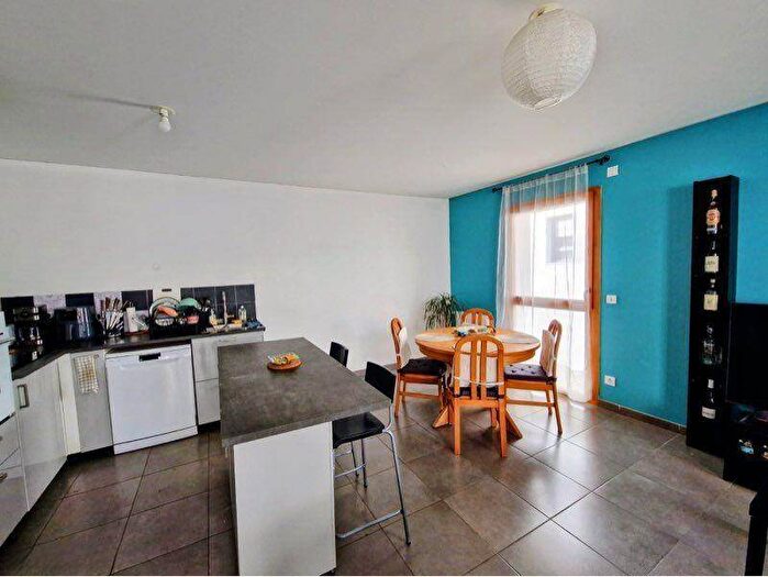 Appartement à louer - Villeurbanne - 3 pièces - 2 chambres