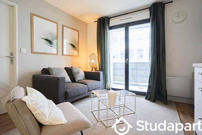 Appartement à louer - Centre Ville-Charles III, Nancy - 1 pièce - 3 chambres