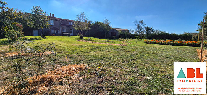 Maison à vendre - Saint-Hilaire-de-Clisson - 6 pièces - 4 chambres