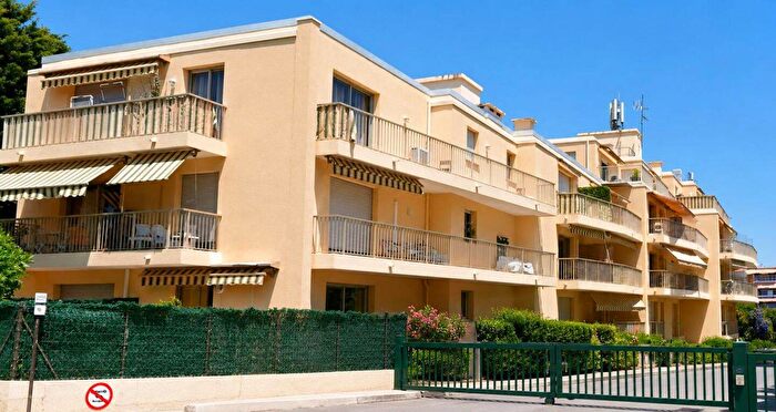Appartement 1 pièce à Collettes Bréguières-Sud, Cagnes-sur-Mer, à louer