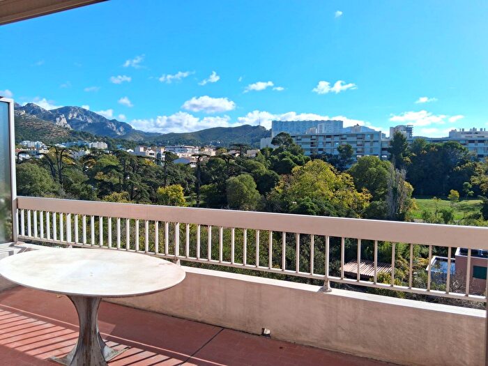 Appartement à louer - Marseille ème arrondissement - 4 pièces - 3 chambres