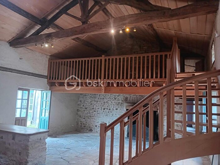Maison 7 pièces à Saint-Vincent-la-Châtre, à vendre