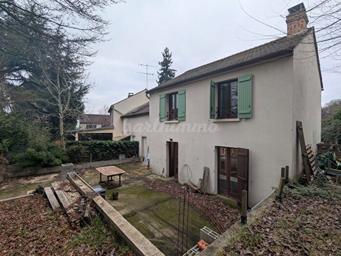 Maison à vendre - Noisy-sur-Oise - 6 pièces - 4 chambres