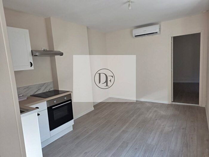 Appartement à louer - Beaune-la-Rolande - 2 pièces - 1 chambre