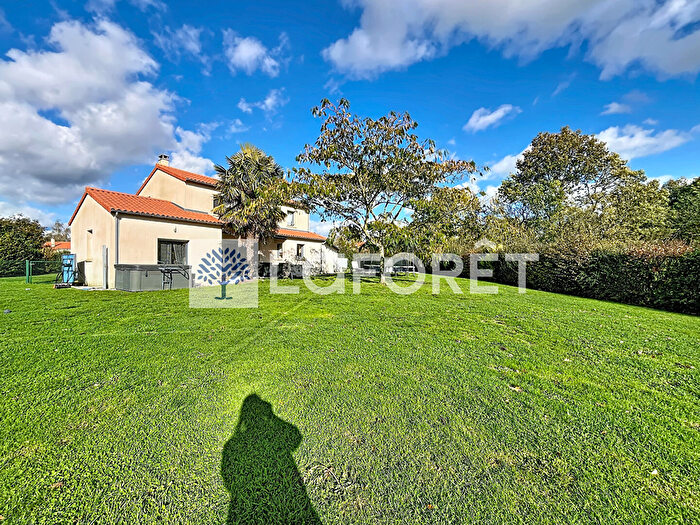 Maison à vendre - La Forêt-sur-Sèvre - 7 pièces - 4 chambres