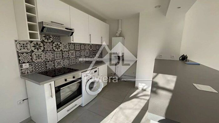 Maison à louer - Les Semboules, Antibes - 3 pièces - 2 chambres