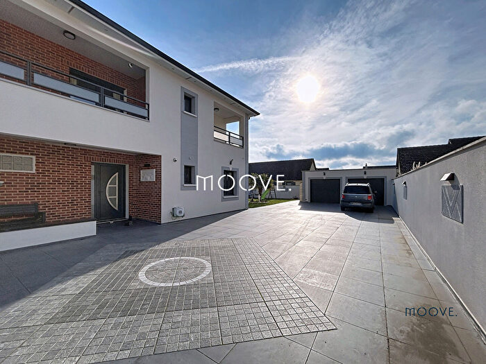 Maison à vendre - Oissel - 6 pièces - 5 chambres