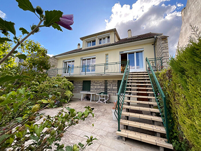 Maison 6 pièces à vendre à Maurecourt