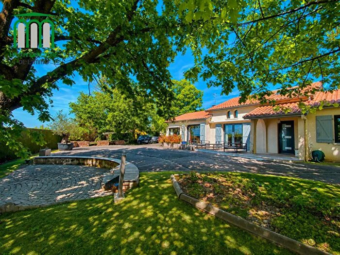 Maison 8 pièces à Saint-Galmier, à vendre