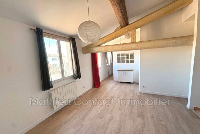 Appartement à louer - Arènes, Nîmes - 2 pièces - 1 chambre