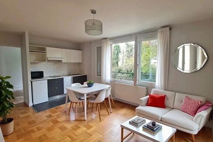 Appartement à vendre - Noisy-le-Sec, Centre-ville, Gare - 2 pièces - 1 chambre