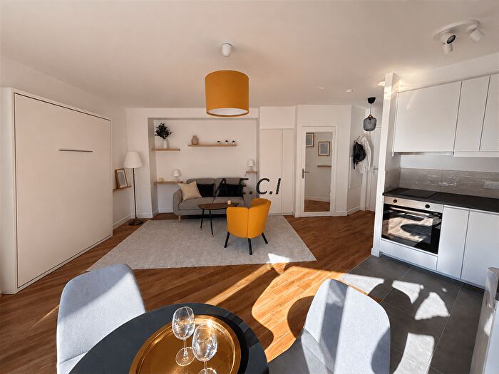 Appartement 1 pièce à Bac-Bécon-Flachat-Gare, Asnières-sur-Seine, à louer
