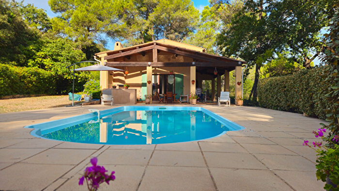 Maison 7 pièces à vendre à Le Cannet-des-Maures