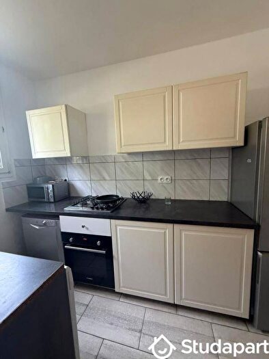 Hôtel de Ville, Créteil : Appartement 1 pièce à louer