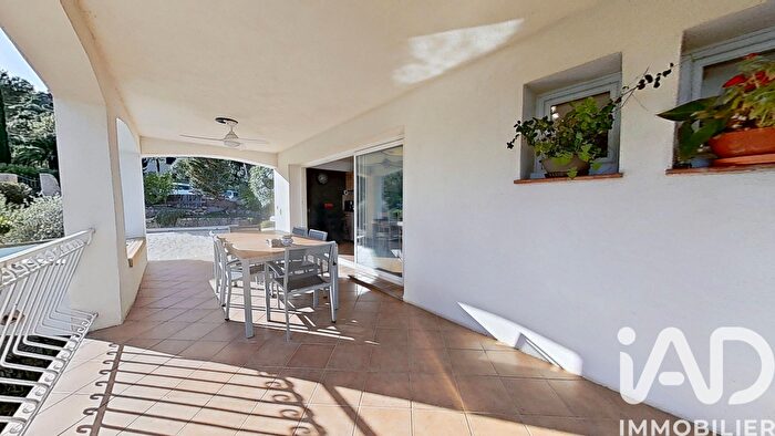 Maison à vendre - Roquebrune-sur-Argens, La Bouverie - 8 pièces - 4 chambres