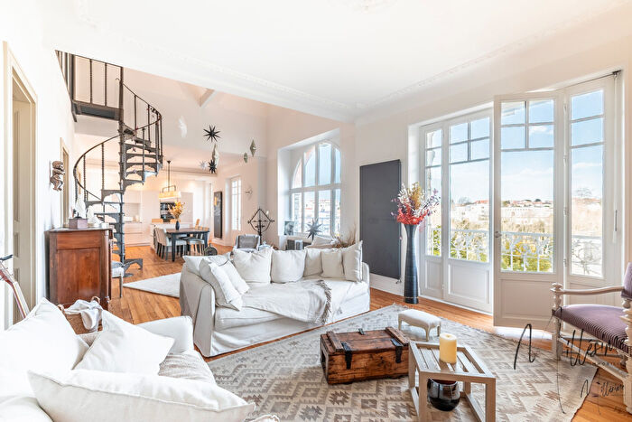 Appartement à vendre - Biarritz, Saint-Charles, Phare, Larochefoucauld - 8 pièces - 5 chambres