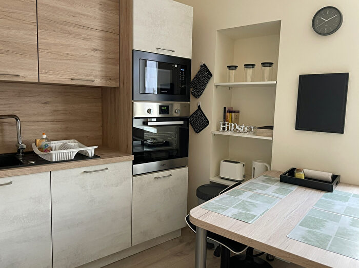 Appartement à louer - Châtel-Guyon - 1 pièce - 1 chambre