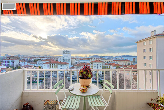 Appartement à vendre - Toulon, Saint-Roch - 3 pièces - 2 chambres