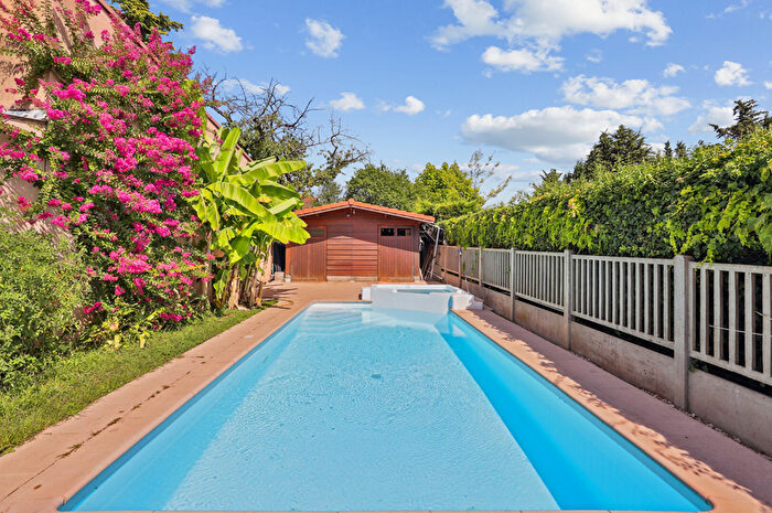 Maison à vendre - Vaulx-en-Velin, Village - 10 pièces - 8 chambres