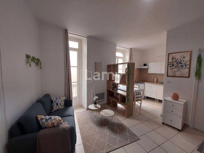 Appartement 1 pièce à Arènes, Nîmes, à louer