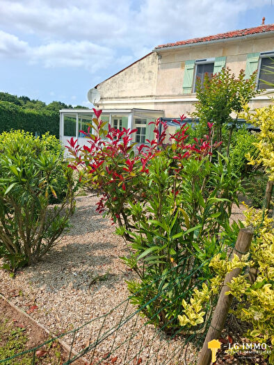 Maison à vendre - Tesson - 10 pièces - 6 chambres