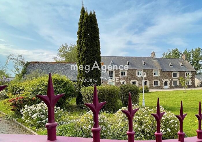 Maison à vendre - Miniac-Morvan - 9 pièces - 6 chambres