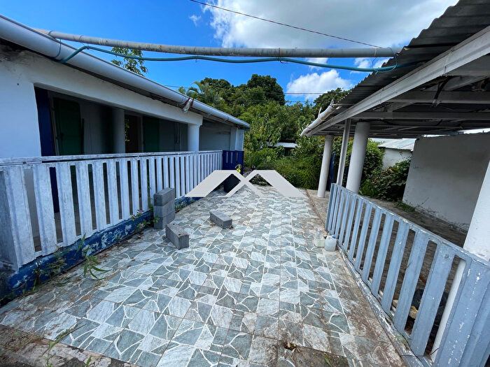 Maison à vendre - Saint-Paul, Saint-Gilles les Hauts - 6 pièces - 3 chambres