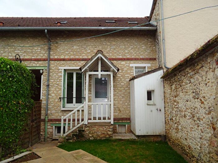 Béville-le-Comte - Maison 4 pièces à louer