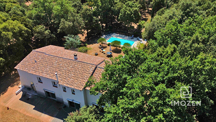 Besse-sur-Issole : Maison 7 pièces à vendre