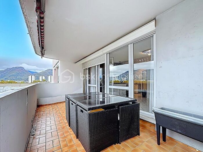 Appartement à vendre - Échirolles, Villeneuve - 5 pièces - 4 chambres