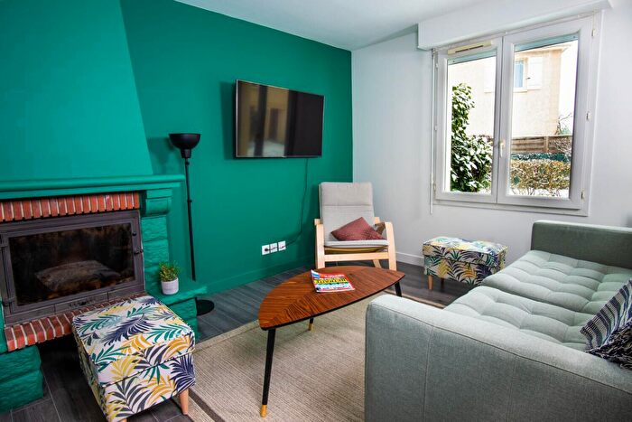 Maison à louer - Villejuif, Epi dOr, Lozaits, Lilas - 7 pièces - 6 chambres