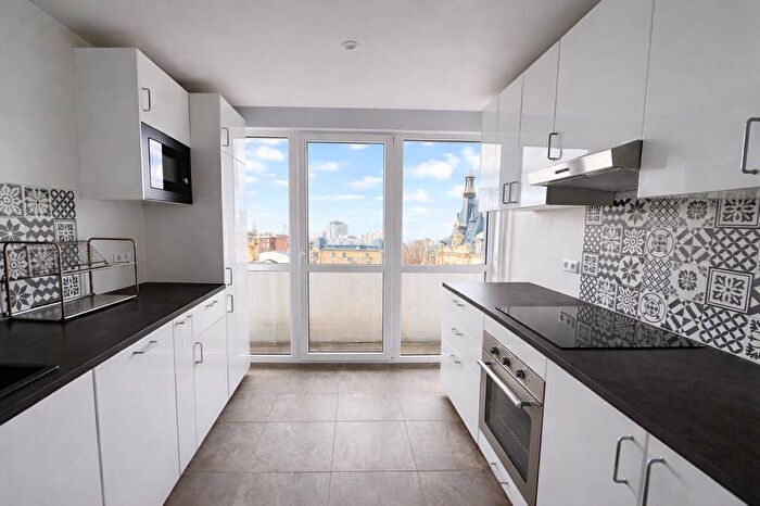 Appartement à louer - Agent Sarre-Centre-Les Vallées-La Garenne, Colombes - 4 pièces - 3 chambres