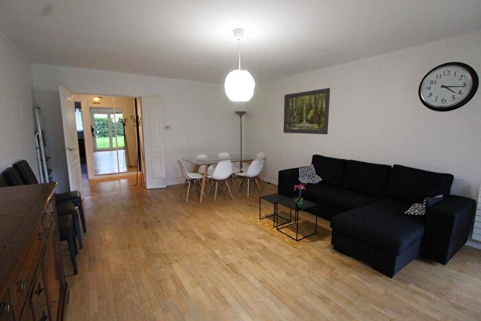 Hôtel de Ville, Courbevoie - Appartement 4 pièces à louer