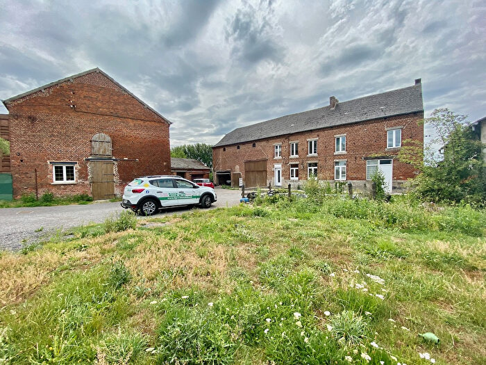 Maison à vendre - Avesnes-sur-Helpe - 10 pièces - 6 chambres