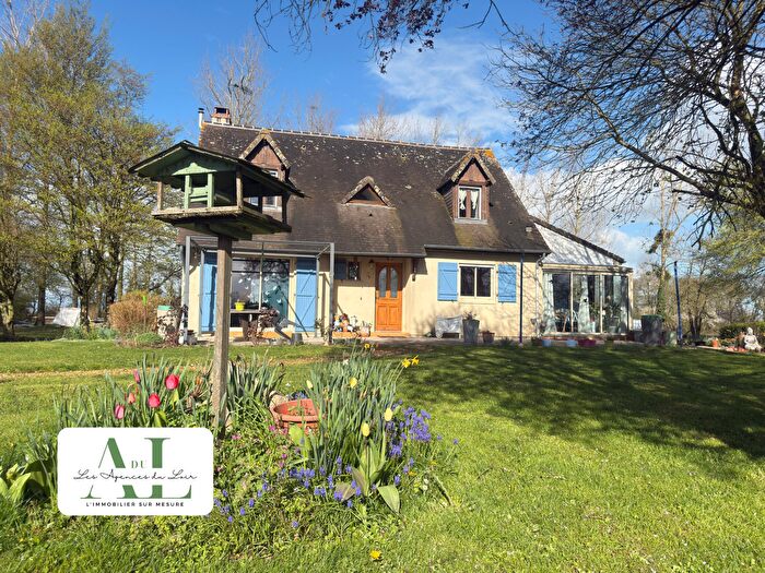 Maison à vendre - Noyant - 8 pièces - 4 chambres