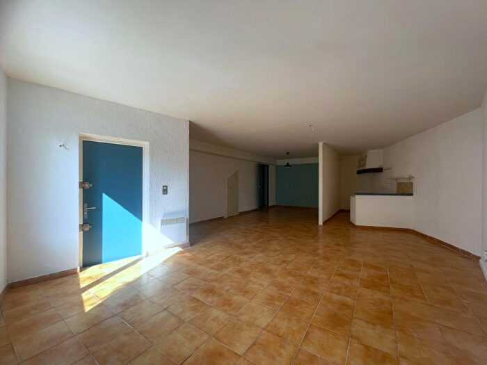 Appartement 1 pièce à louer - Saint-Mitre-les-Remparts
