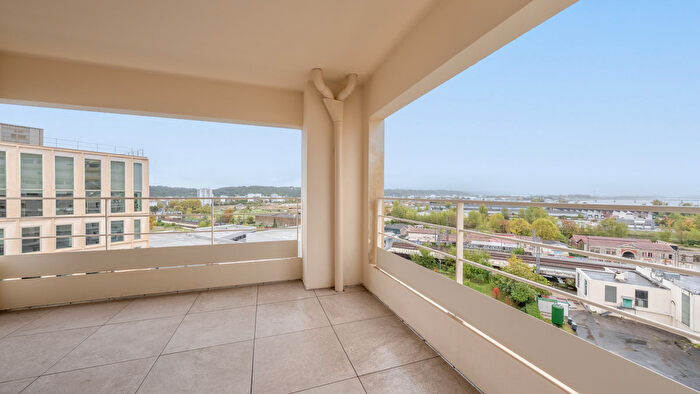 Appartement à louer - Bordeaux, La Bastide - 5 pièces - 4 chambres