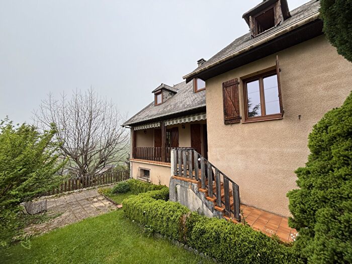Bagnères-de-Bigorre : Maison 8 pièces à vendre